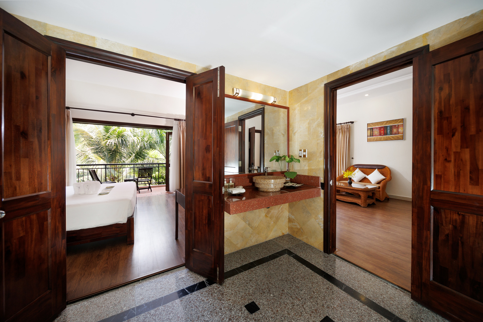 Diamond Bay Resort & Spa